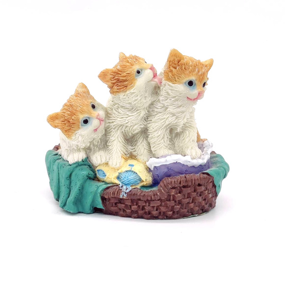 Unbranded | Accents | Vintage Resin Cats Figurine 3 Kittens In Bed ...